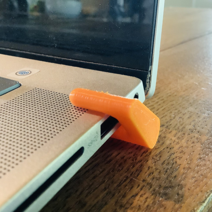3D Printable Laptop riser that allow airflow to not overheat by Isaac ...