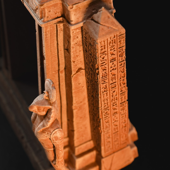 3D Printable Mysterious Portal Phone Holder by Stlflix