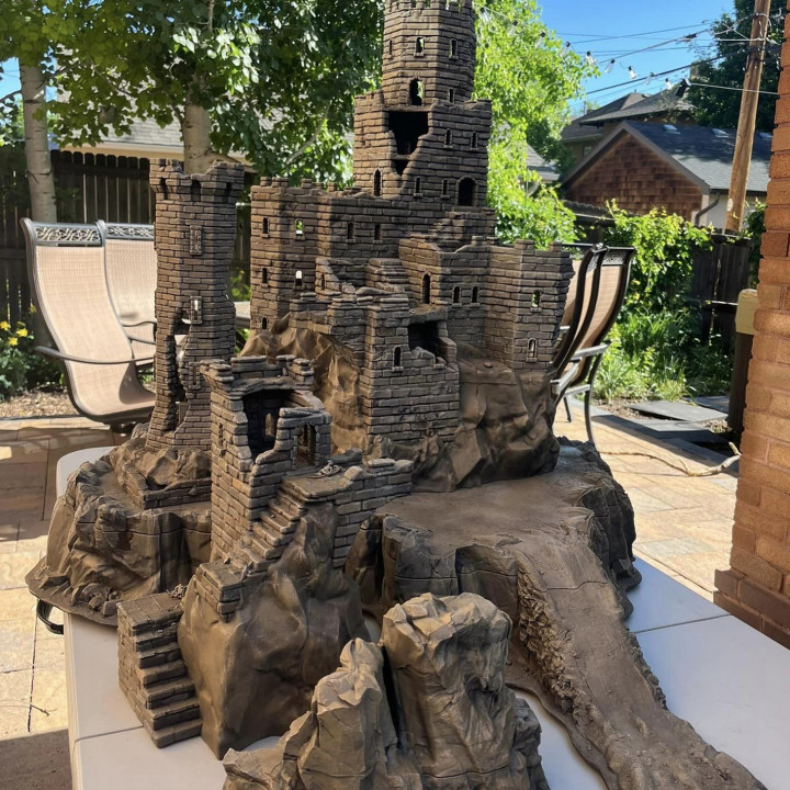 3D Print of Ruined Old Castle - Tabletop Terrain - 28 MM by dehelmsman