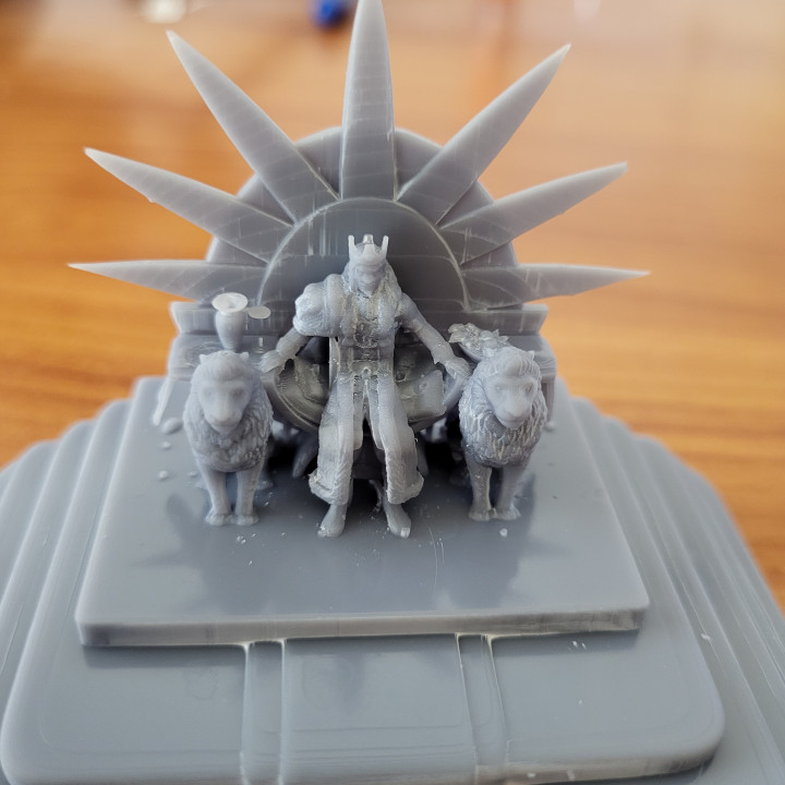 3D Printable Human King by Little Shop of Sigil