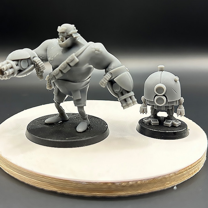 3D Printable Gyrg Heavy Weapon Trooper and Lugger Bot by Josh Qualtieri