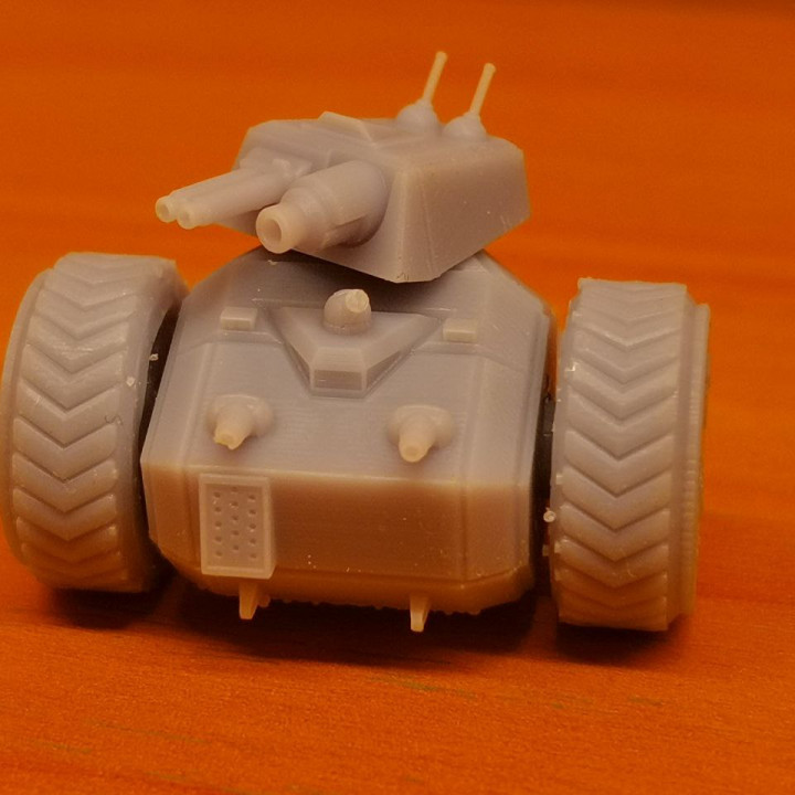 3D Printable Wheeled Tank by Viktor