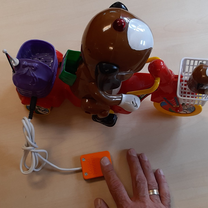 3D Printable Hand switch JJ1/Pulsador JJ1 by Ceapat - Imserso