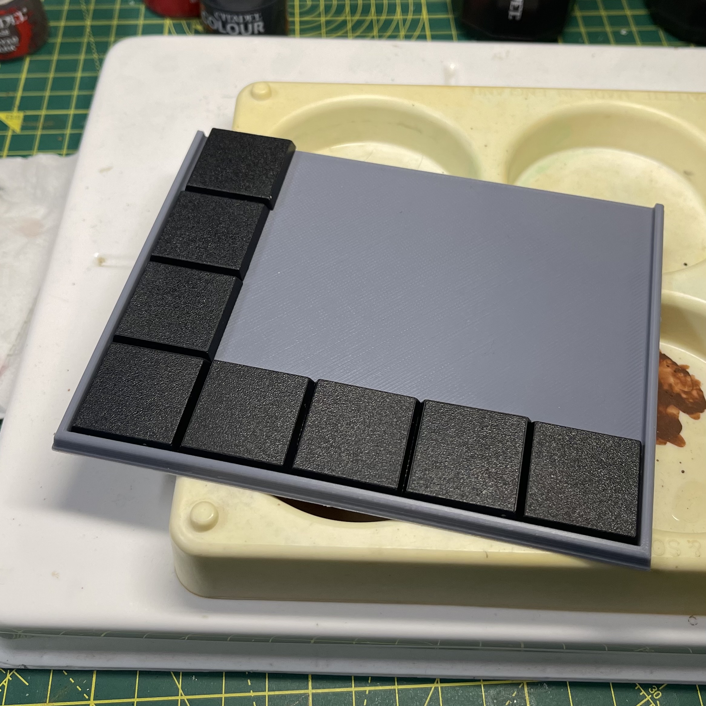 3D Printable Simple Movement Trays (for 25mm square bases) by Máté