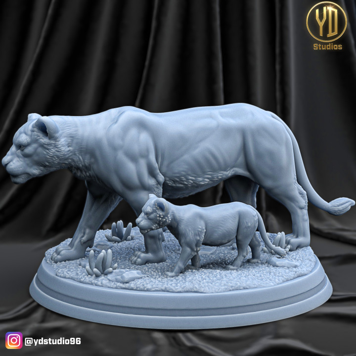 3D Printable lioness and cub by YD STUDIO