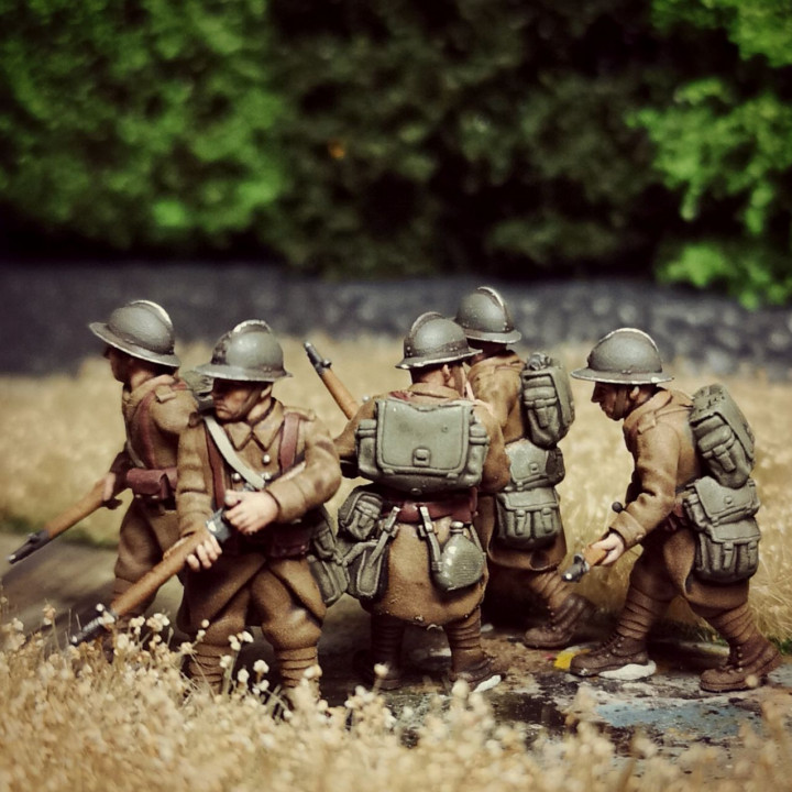 3D Printable WW2 28mm french regular infantry scouting by Colonel Muller