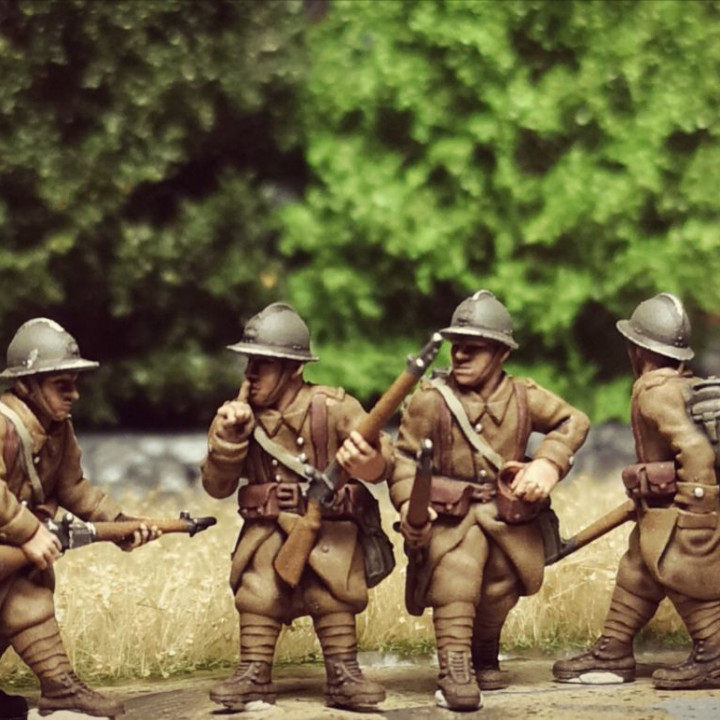 3D Printable WW2 28mm french regular infantry scouting by Colonel Muller