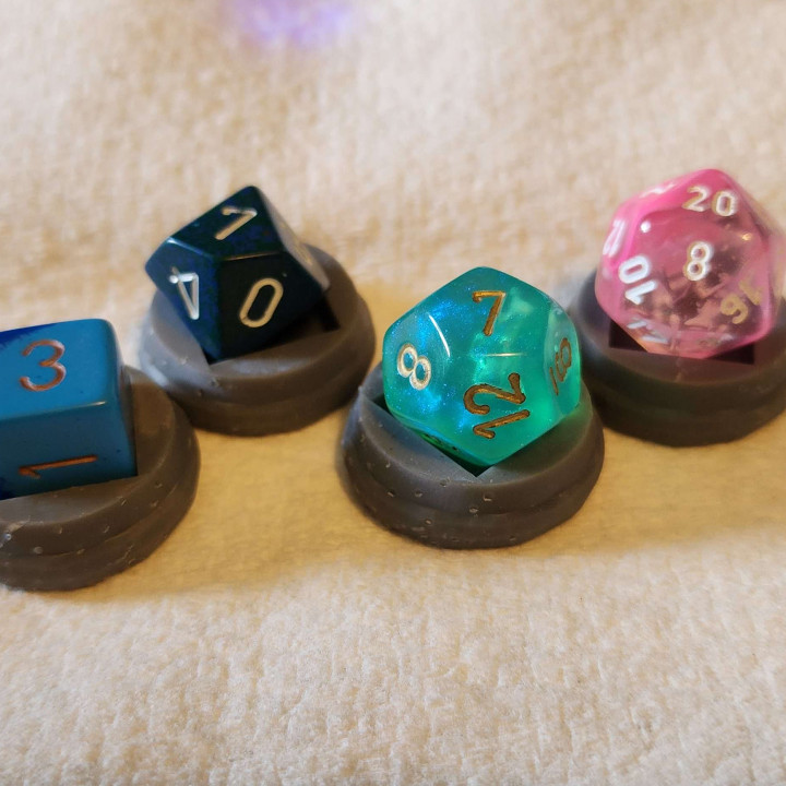 3D Printable D6 Holder by Dempsey Oliver