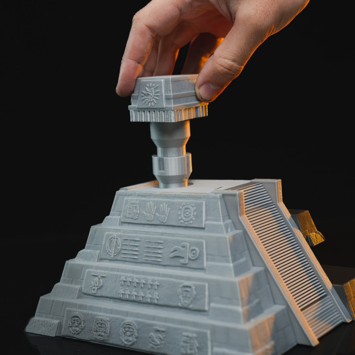 3D Printable The Pyramid’s Riddle Puzzle Box by Stlflix