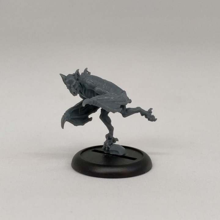 3D Printable DD01: Dust Devil Vampire- running (pre-Supported) by Gary ...