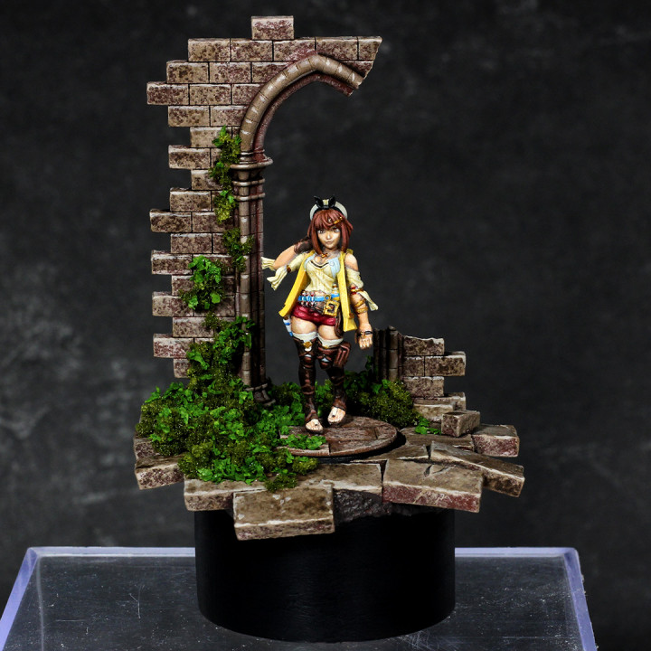 3D Printable Ruined Arch Display Base by EthanTSavage