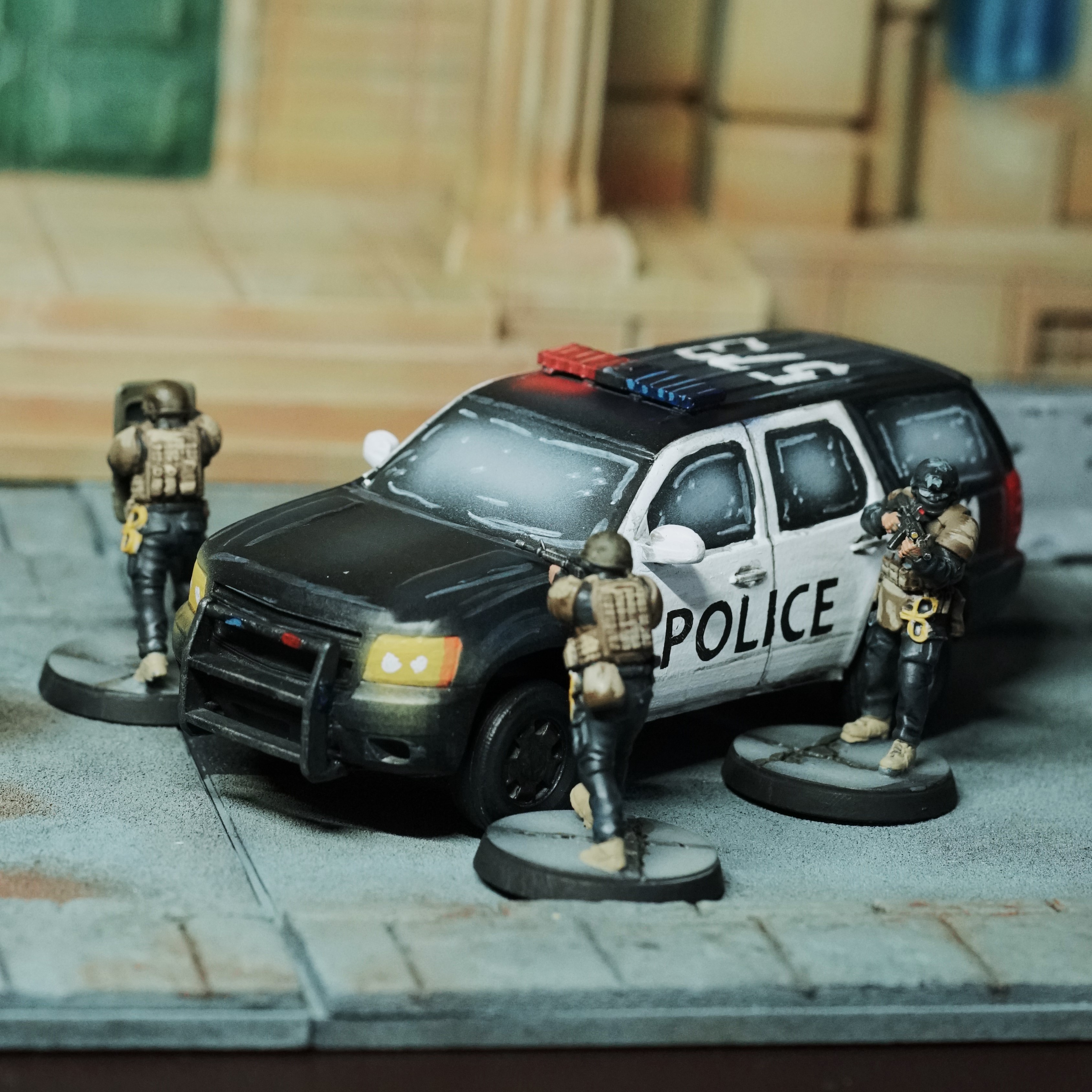 3D Printable Modern SUV modular Police, FBI by Modern-Miniatures.eu