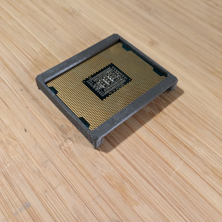 3D Printable LGA 2011-0 Stackable CPU protector by Aryan Eimermacher