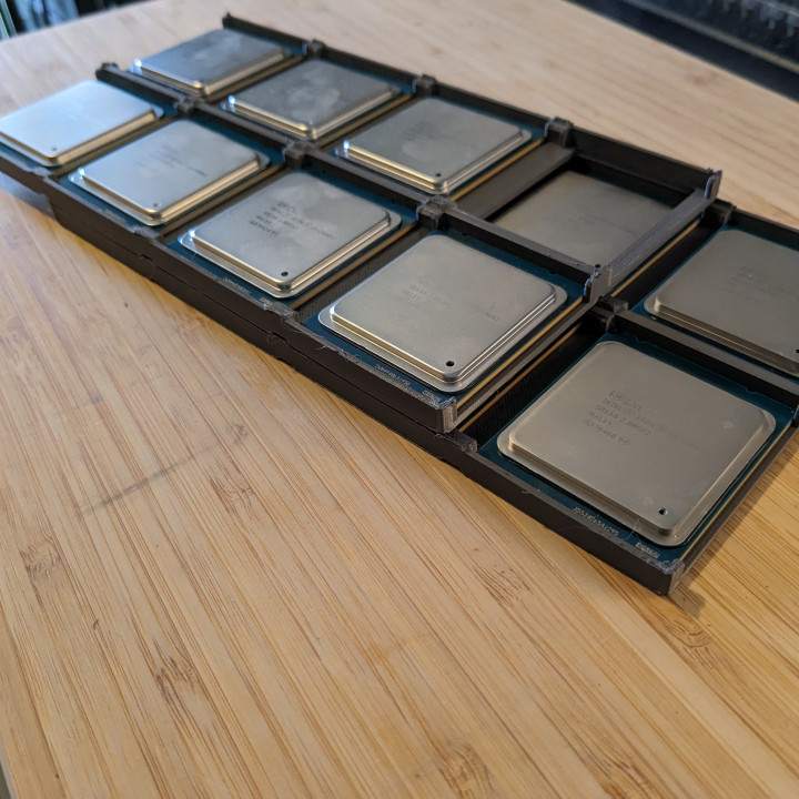 3D Printable LGA 2011-0 Stackable CPU tray by Aryan Eimermacher