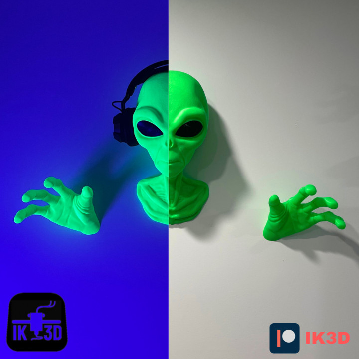 3D Printable ALIEN WALL MOUNTED HOLDER DECOR by IK3D