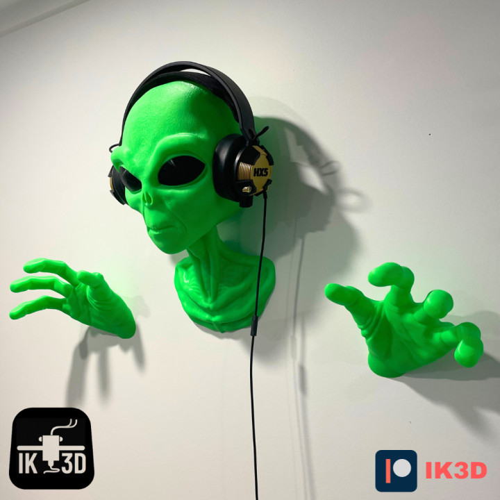 3D Printable ALIEN WALL MOUNTED HOLDER DECOR by IK3D