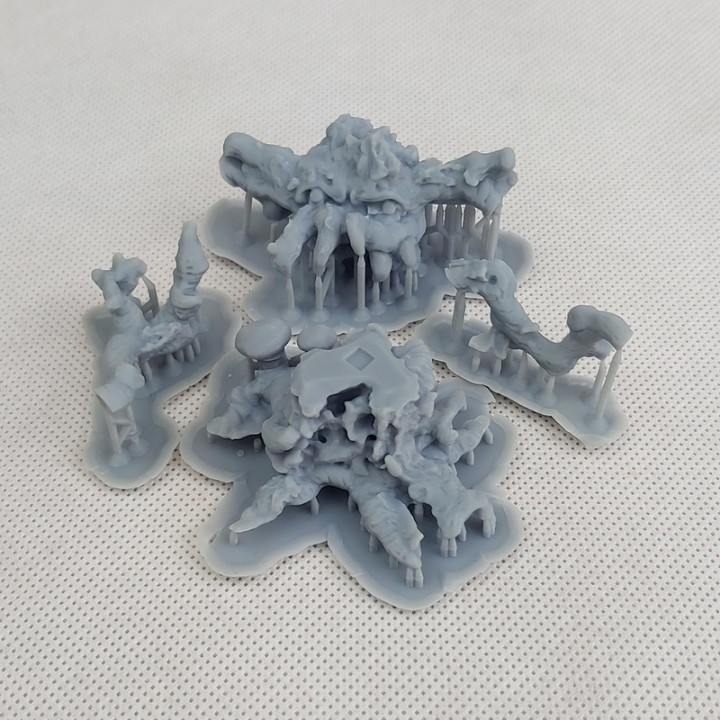 3D Printable Spider Tree by Sculpting George