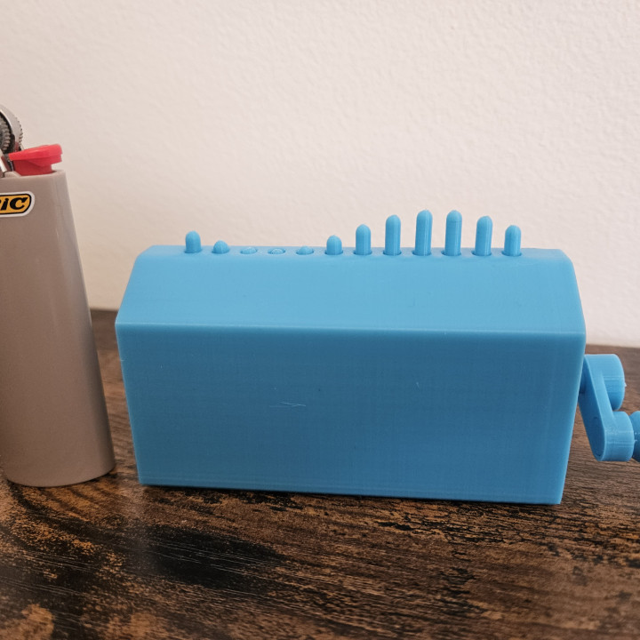3D Printable Sine Wave Desktop Crank Toy by Sean Dickens