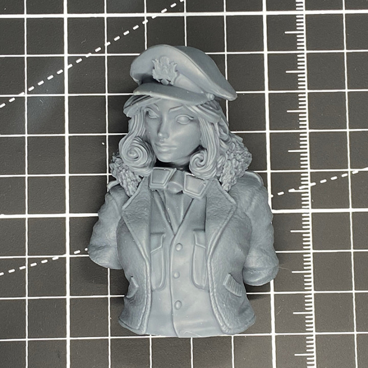 3D Printable Betty Bust by Bombshell Miniatures