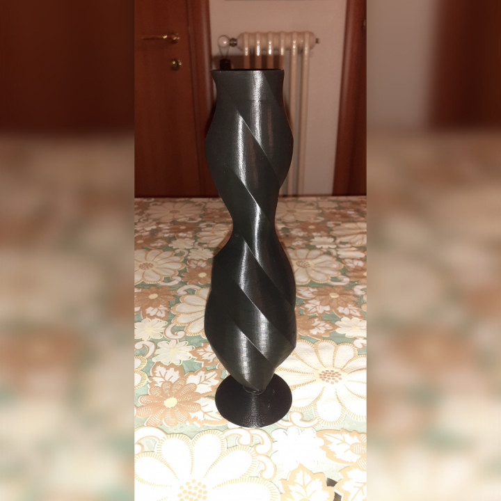 3D Printable Vase Wave/Ondular Shape by Over Miniatures