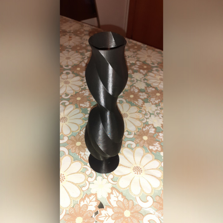 3D Printable Vase Wave/Ondular Shape by Over Miniatures