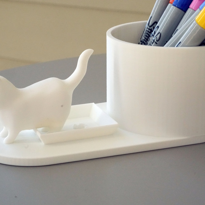 3D Printable Cat litter box pen holder by Philippe Barreaud