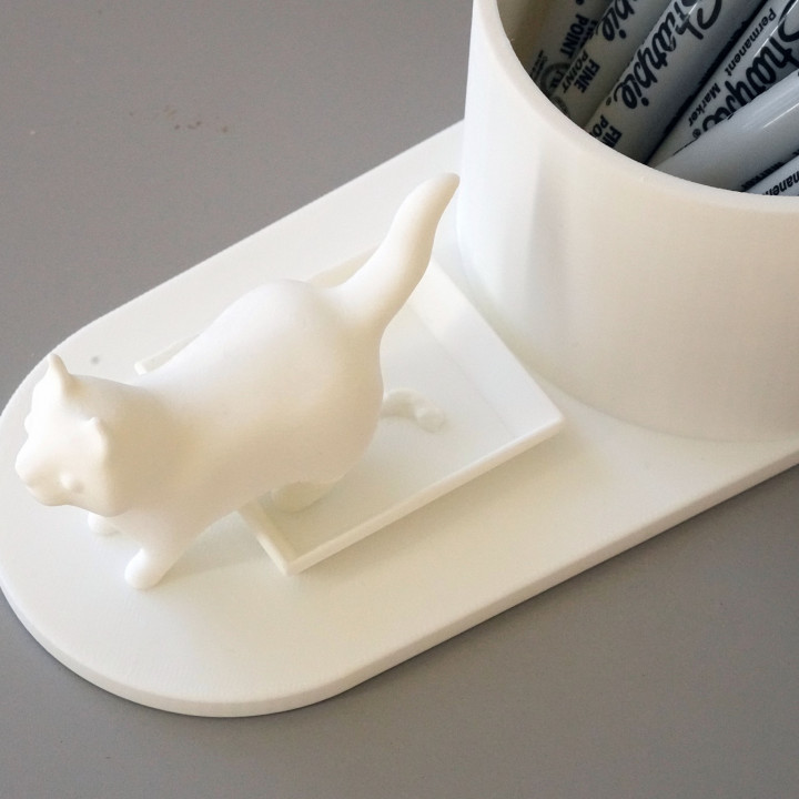 3D Printable Cat litter box pen holder by Philippe Barreaud