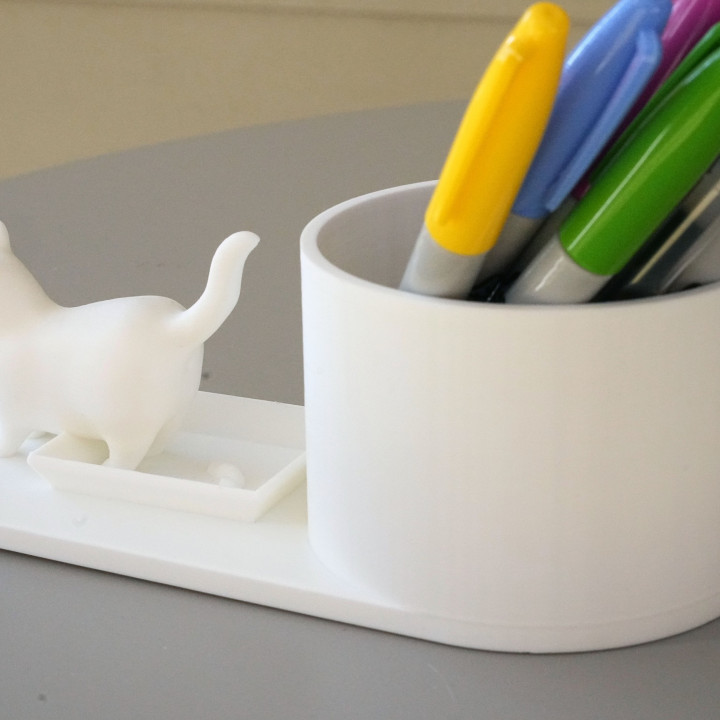 3D Printable Cat litter box pen holder by Philippe Barreaud