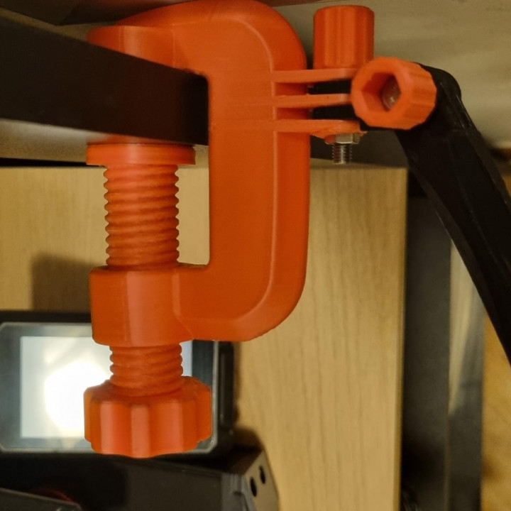 3D Printable C-Clamp with big Bolt by Joao Roberto Perin