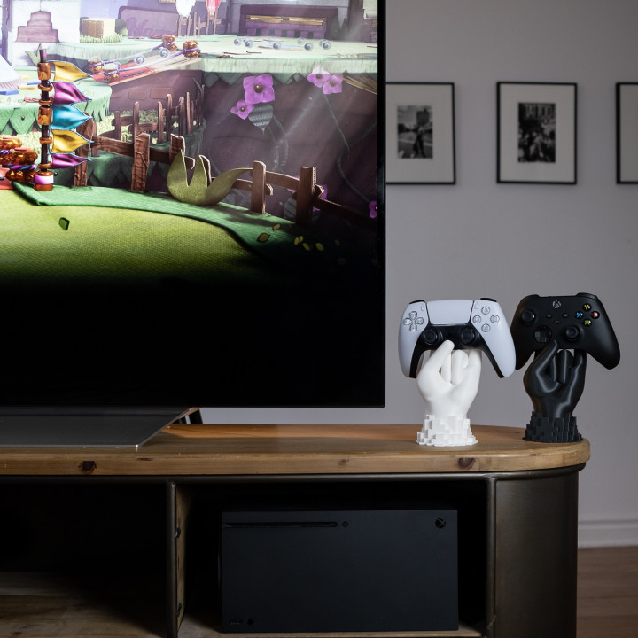 3D Printable Hand Controller Stand - PS5 & Xbox by Holoprops
