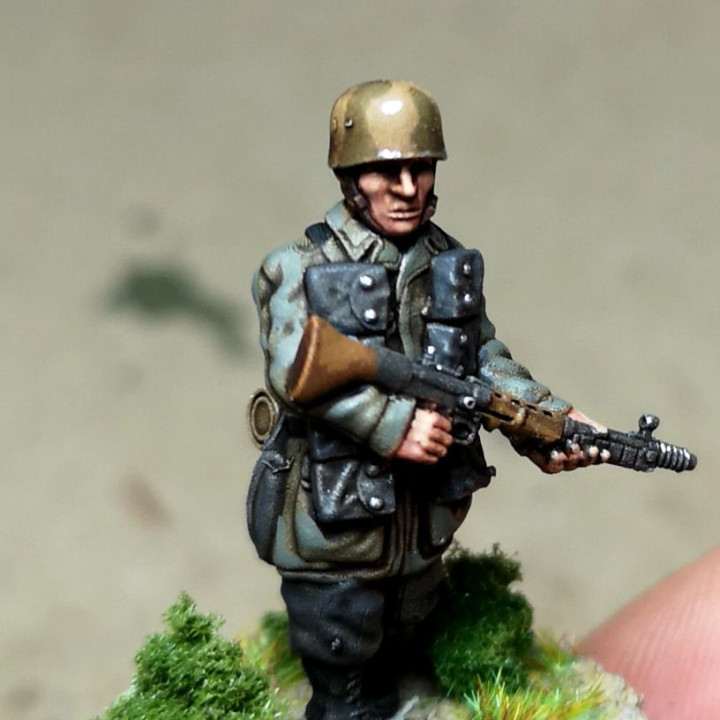 3D Printable 28mm German Fallschirmjager FG42 Team by Colonel Muller