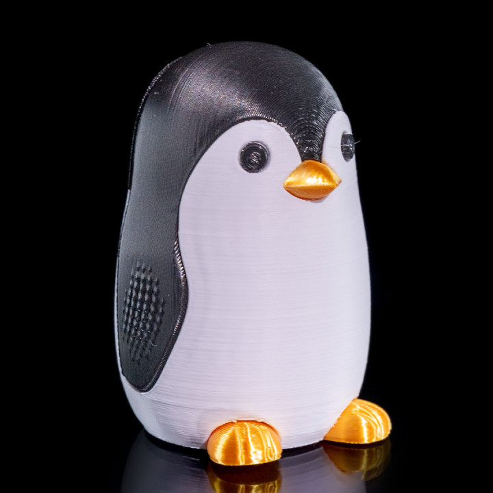 3D Printable Penguin Trinket Box by Stlflix