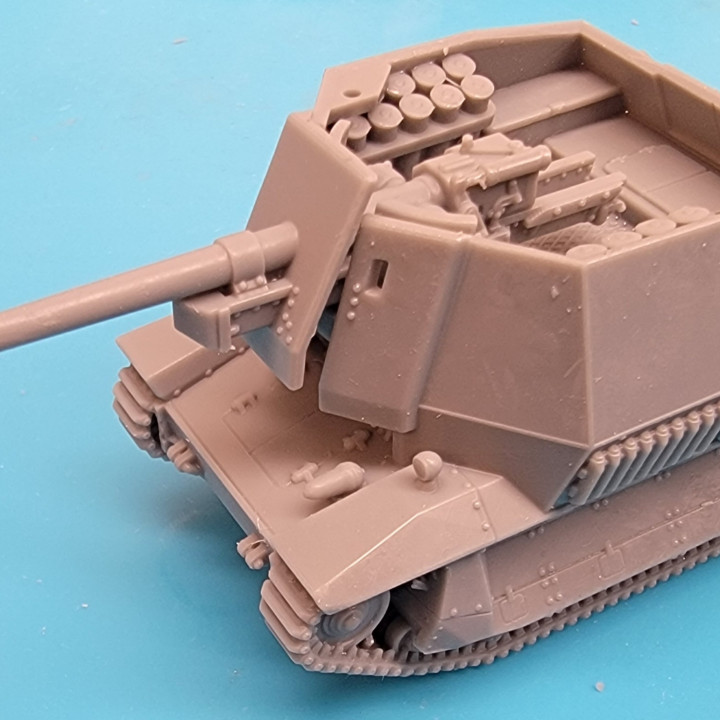 3D Print of Pak 40 auf Panzerkampfwagen 737 FCM (f) (Germany, WW2) by BB3D