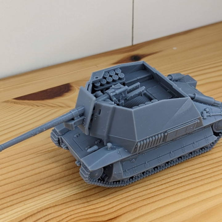 3D Printable Pak 40 auf Panzerkampfwagen 737 FCM (f) (Germany, WW2) by ...