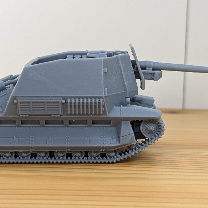 3D Printable Pak 40 auf Panzerkampfwagen 737 FCM (f) (Germany, WW2) by ...