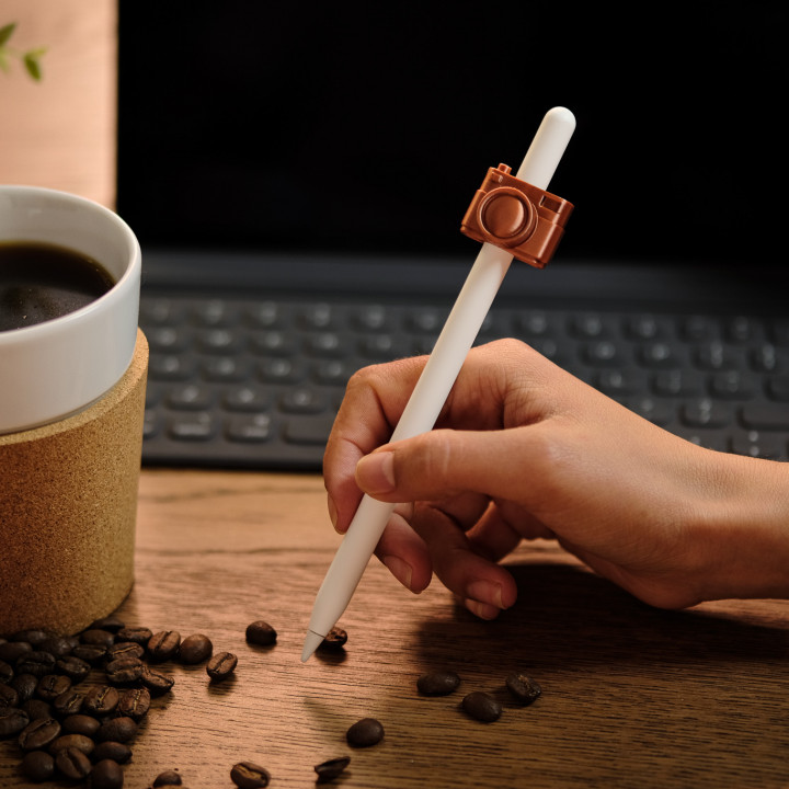 3D Printable Apple Pencil Camera Clip by Holoprops