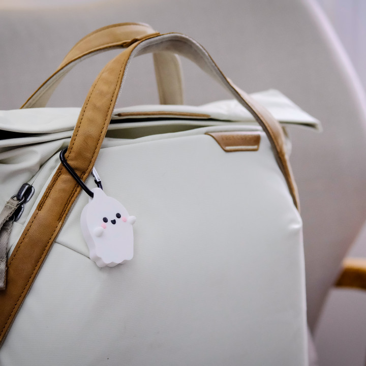 3D Printable Kawaii Ghost Keychain by Holoprops