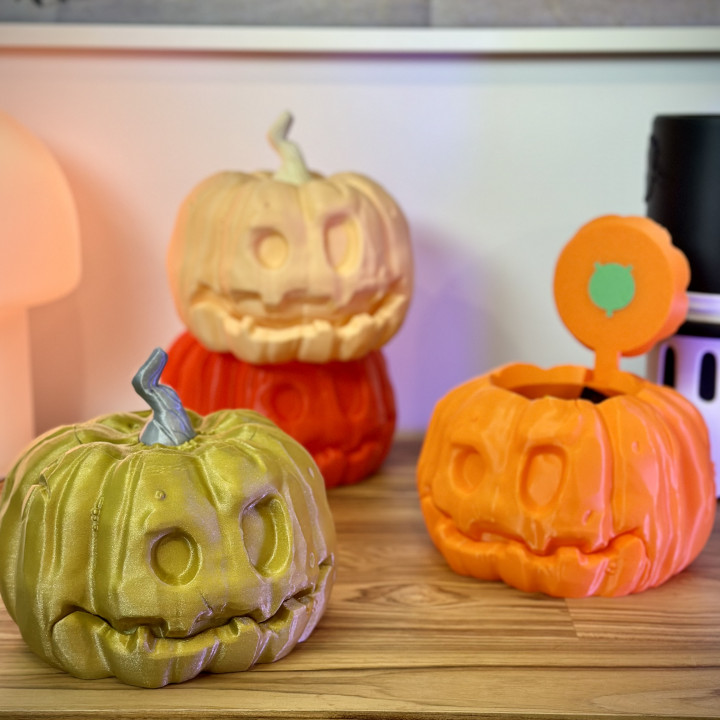 3D Printable Articulated Pumpkin Bucket - Print-in-Place by Holoprops