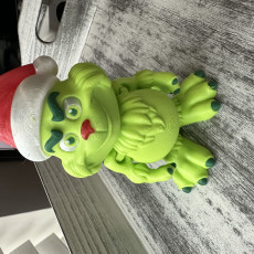 3D Printable Flexy Print In Place Grinch by Printverse