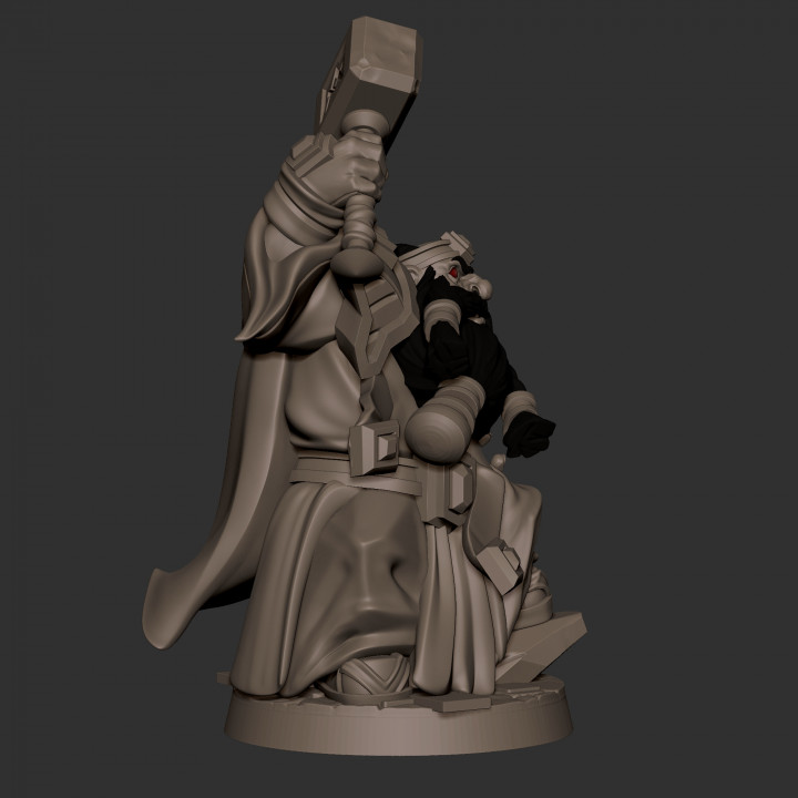 3D Printable Dwarf Emperor by Bite the Bullet