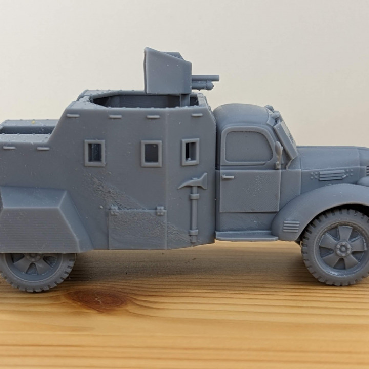 3D Printable Armoured Car Dodge Tanake (France, WW2) by Wargame3d
