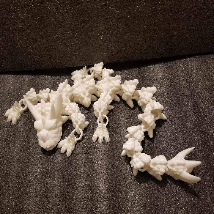 3D Printable Shakaworld3D Bumpy Crawler dragon by Shakaworld3D