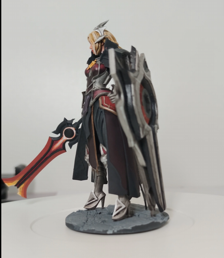 3D Printable Eclipse Champion | 241mm by Bulkamancer Sculpts