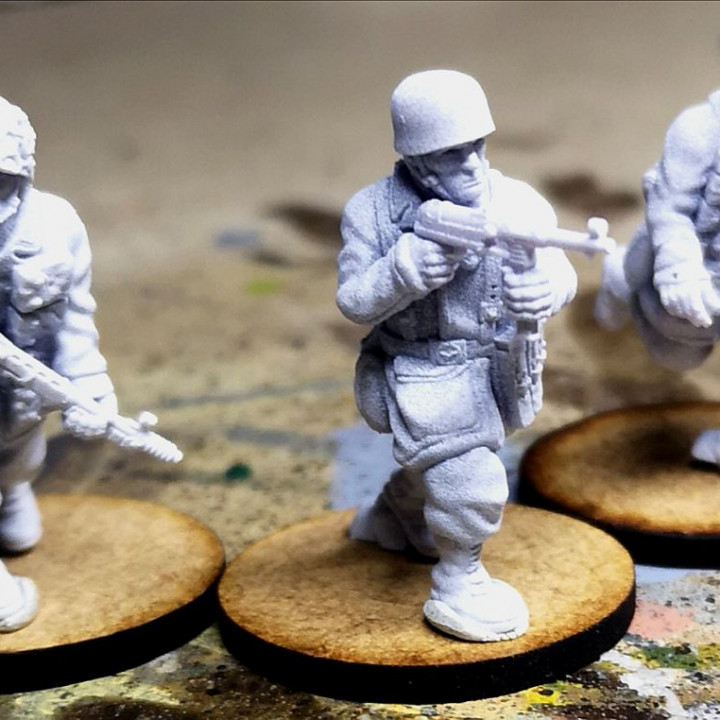 3D Printable 28mm German Fallschirmjager mixed weapons Team 1 by ...