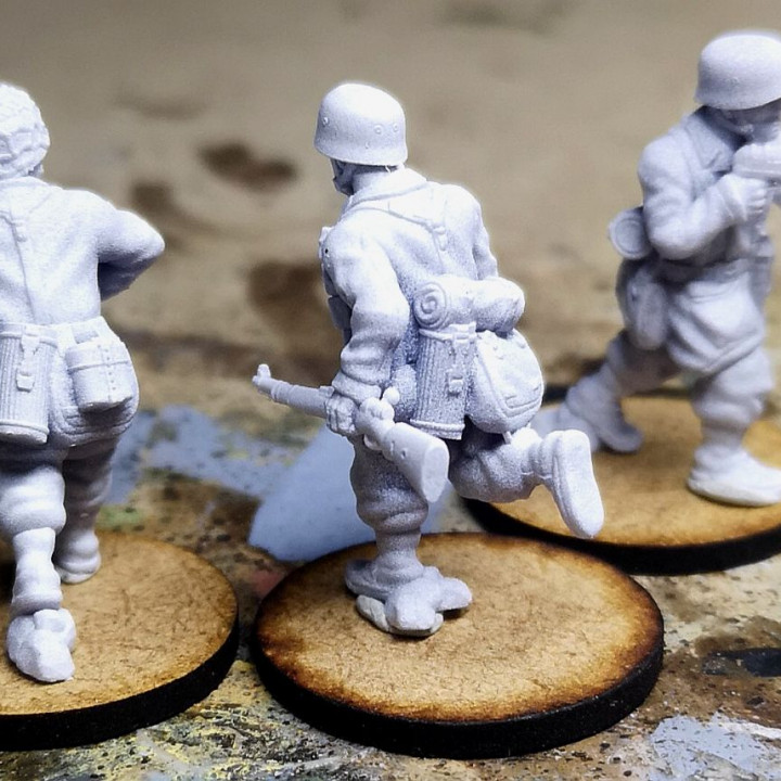 3D Printable 28mm German Fallschirmjager mixed weapons Team 1 by ...