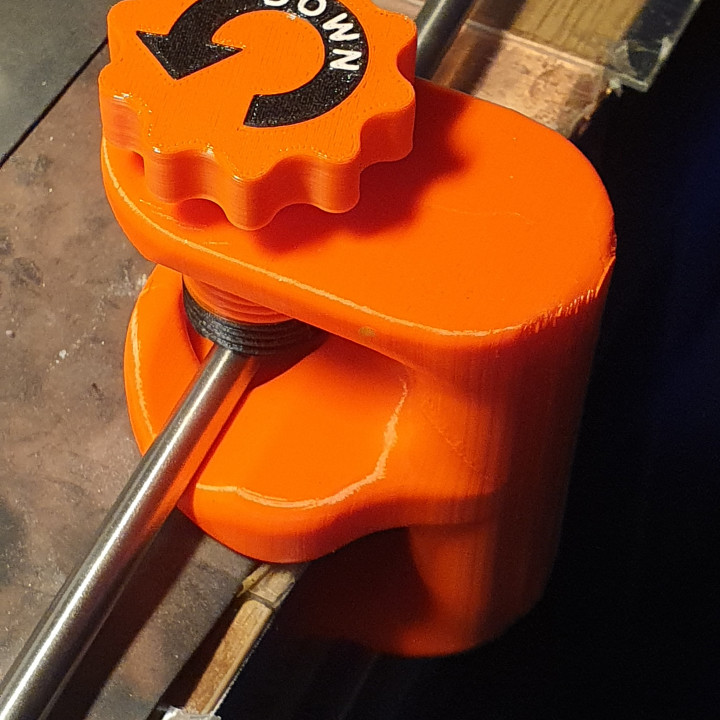 3D Printable Pipe Clamp by Jan Novacek