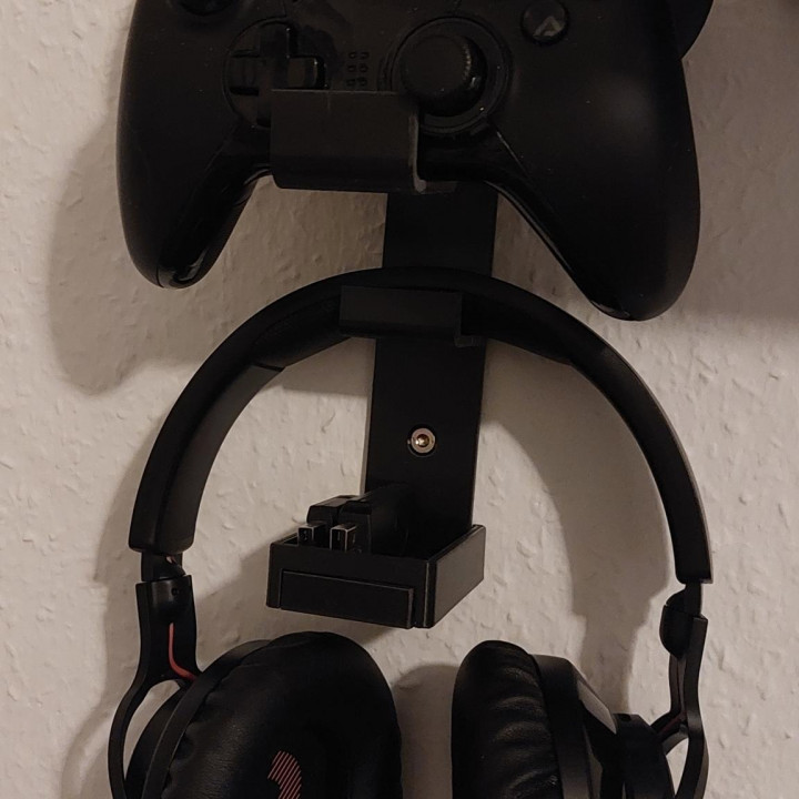 3D Printable Wall holder for 2 controller and headset by Lunakir