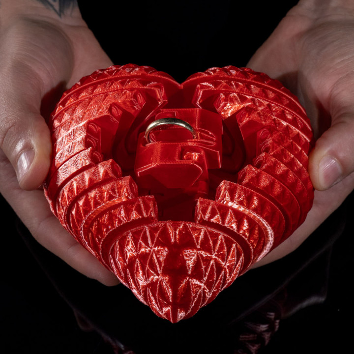 3D Printable Open Heart Gift Box by Stlflix