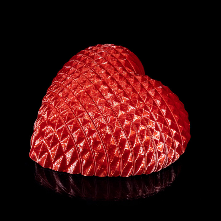 3D Printable Open Heart Gift Box by Stlflix