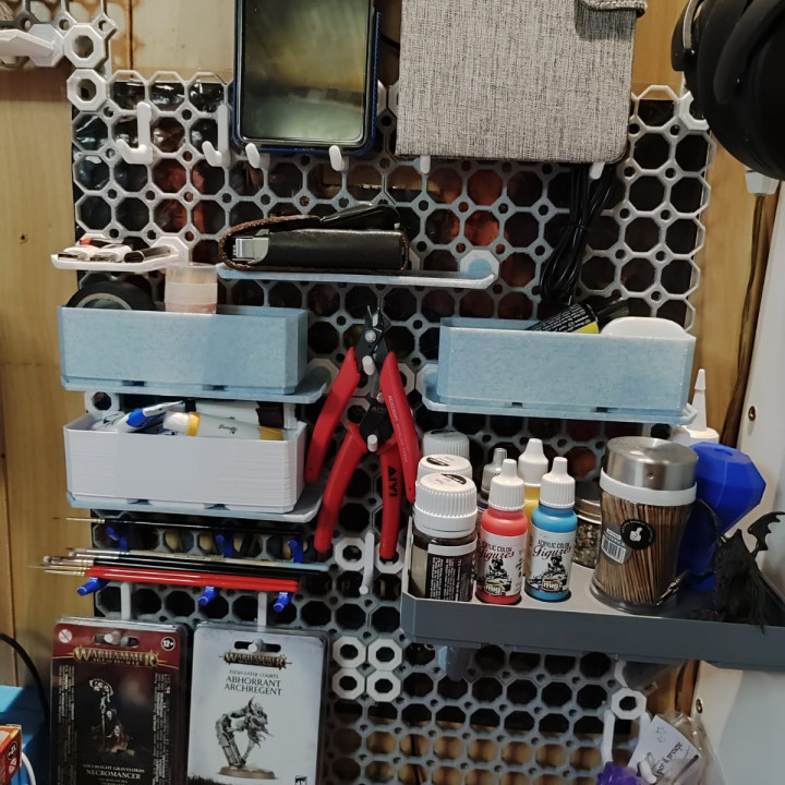 3D Printable Paintbrush Hooks for the Multiboard system by Kapaan